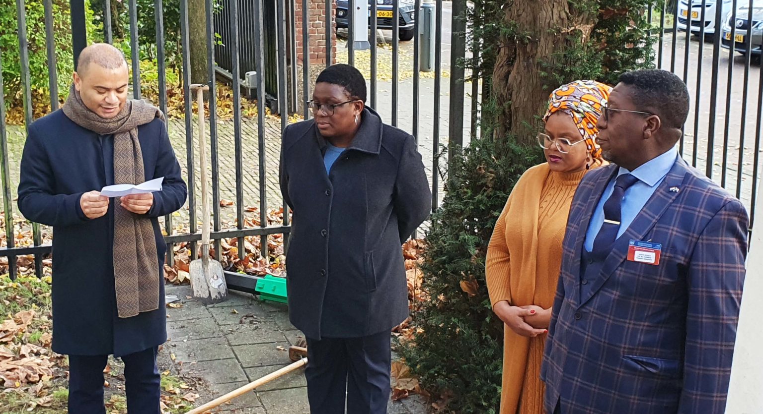 New Flagpole presented to South African Embassy in The Hague - South ...